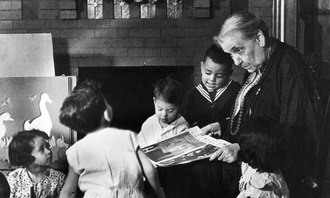 The Women Who Welcomed Immigrants - Yes! Magazine